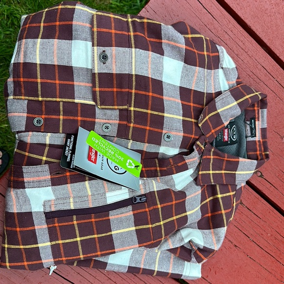 Wrangler | Shirts | Mens Wrangler Button Up Flannel Small Nwt | Poshmark
